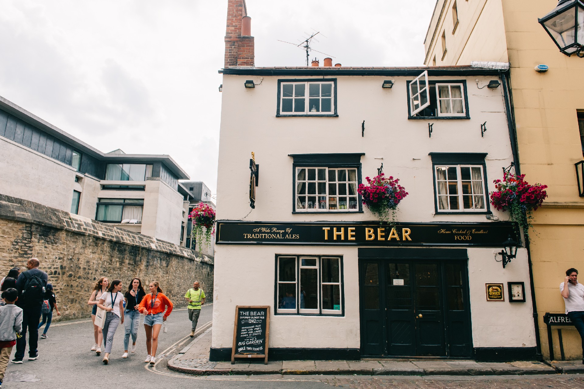 The Bear Inn - Fuller's Pub and Restaurant in Oxford