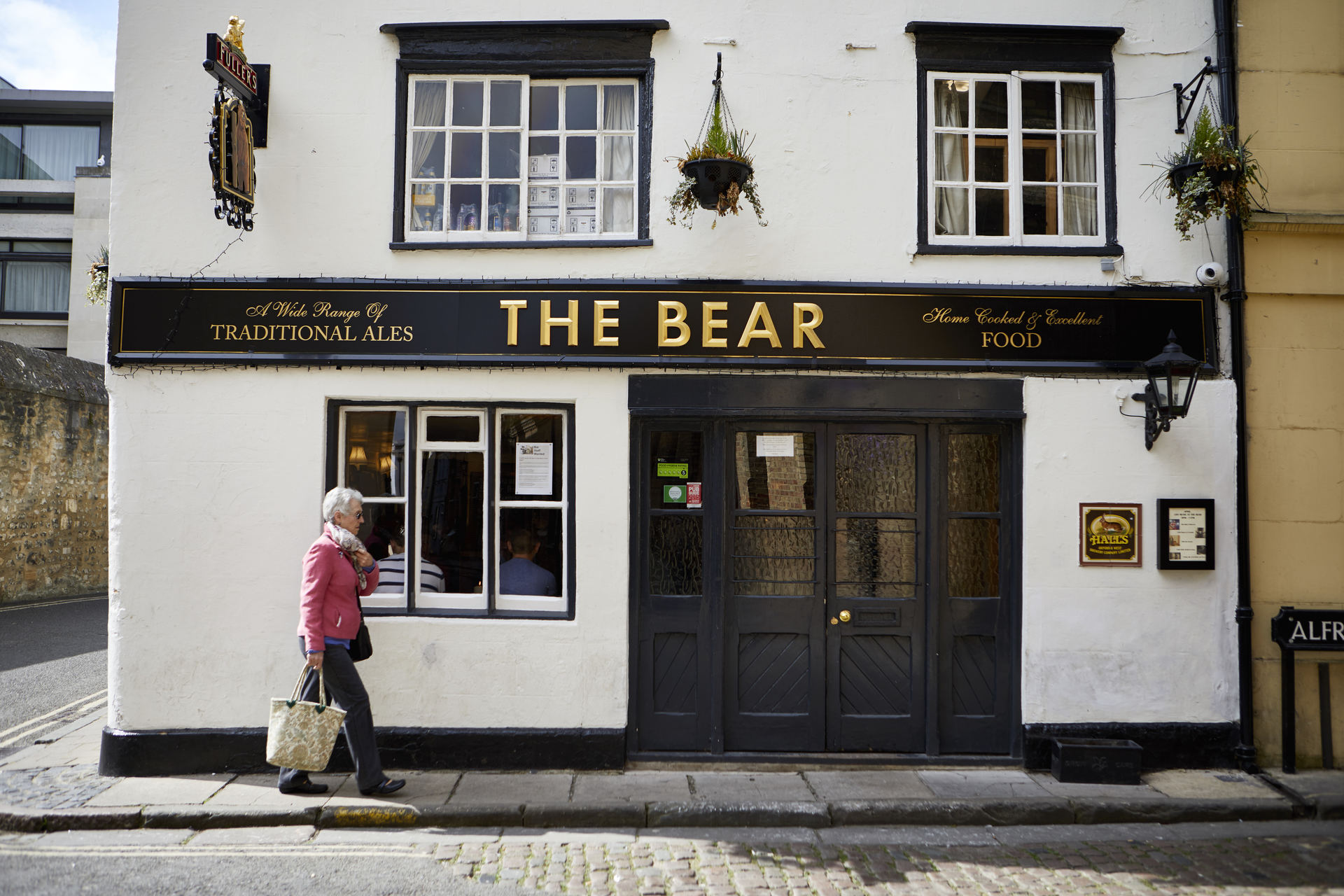 The Bear Inn - Find out more about The Bear Inn - Fuller's Pub in Oxford